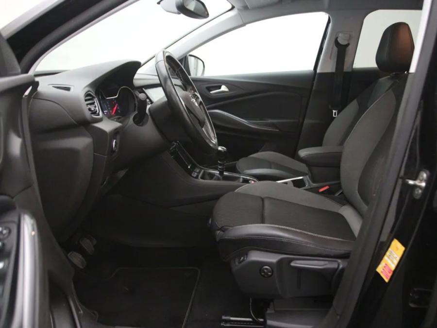 Opel Grandland X 2021 in Vilnius, with an engine capacity of 1.20 L and mileage of 169 thousand km for 12099 €, photo 5 on AUTOMOTO.COM.LV