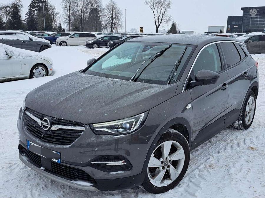 Grey Opel Grandland X 2017 in Taurage, with an engine capacity of 1.20 L and mileage of 166 thousand km for 9400 €, photo 2 on AUTOMOTO.COM.LV