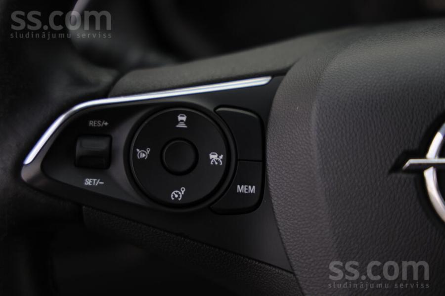Grey Opel Grandland X 2017 in Tukums, with an engine capacity of 1.60 L and mileage of 200 thousand km for 10900 €, photo 14 on AUTOMOTO.COM.LV