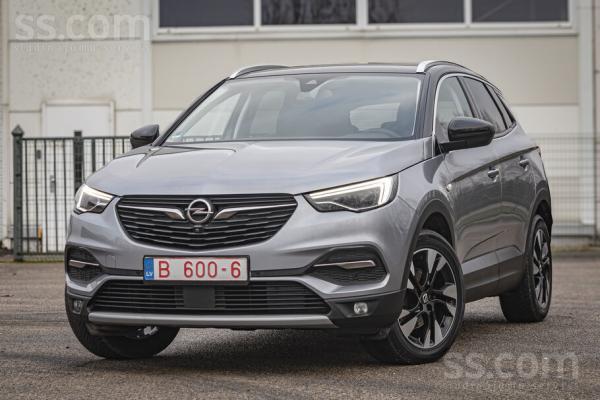 Grey Opel Grandland X 2018 in Tukums, with an engine capacity of 1.50 L and mileage of 178 thousand km for 12990 €, photo 1 on AUTOMOTO.COM.LV