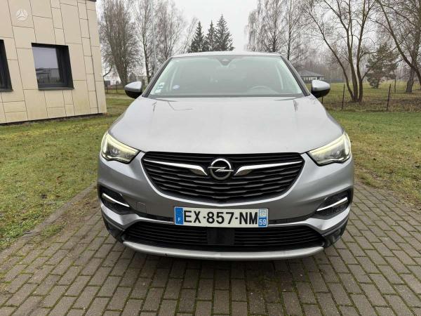 Grey Opel Grandland X 2018 in Taurage, with an engine capacity of 1.20 L and mileage of 148 thousand km for 10200 €, photo 3 on AUTOMOTO.COM.LV