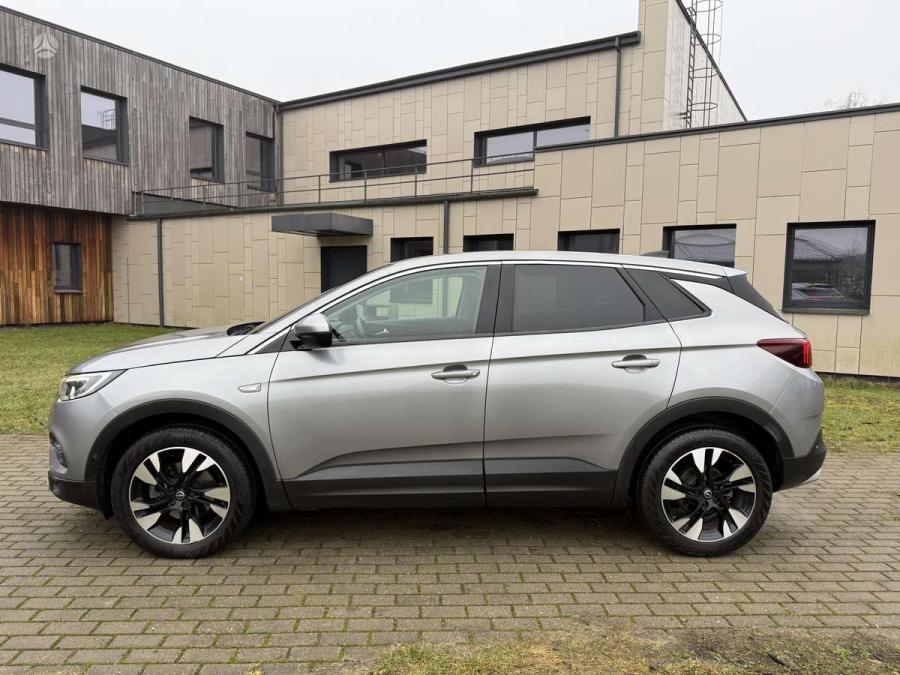 Grey Opel Grandland X 2018 in Taurage, with an engine capacity of 1.20 L and mileage of 148 thousand km for 10200 €, photo 4 on AUTOMOTO.COM.LV