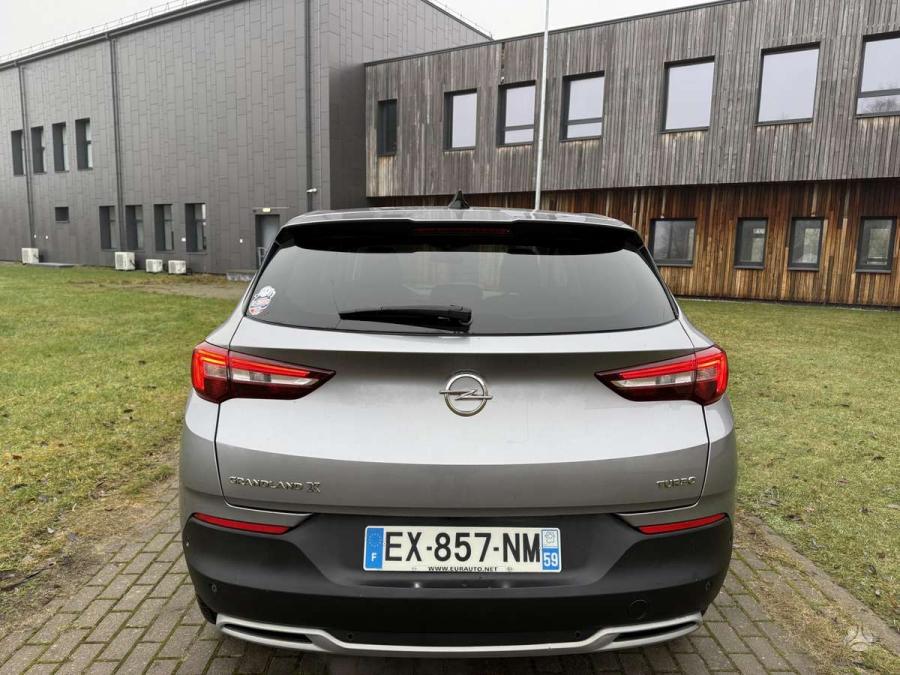 Grey Opel Grandland X 2018 in Taurage, with an engine capacity of 1.20 L and mileage of 148 thousand km for 10200 €, photo 6 on AUTOMOTO.COM.LV