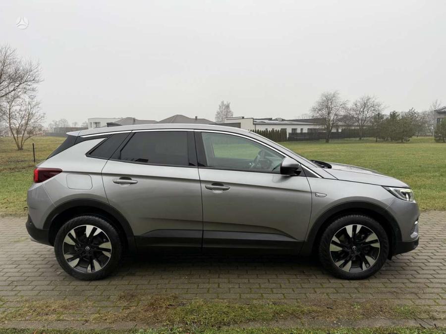 Grey Opel Grandland X 2018 in Taurage, with an engine capacity of 1.20 L and mileage of 148 thousand km for 10200 €, photo 11 on AUTOMOTO.COM.LV