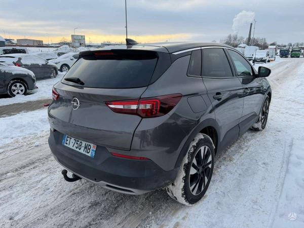 Grey Opel Grandland X 2018 in Taurage, with an engine capacity of 1.56 L and mileage of 140 thousand km for 11700 €, photo 4 on AUTOMOTO.COM.LV