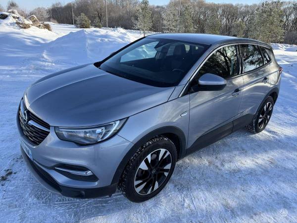 Grey Opel Grandland X 2018 in Taurage, with an engine capacity of 1.20 L and mileage of 148 thousand km for 9900 €, photo 2 on AUTOMOTO.COM.LV