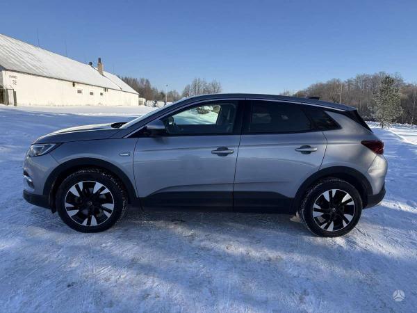 Grey Opel Grandland X 2018 in Taurage, with an engine capacity of 1.20 L and mileage of 148 thousand km for 9900 €, photo 4 on AUTOMOTO.COM.LV