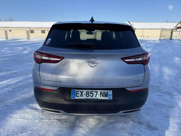 Grey Opel Grandland X 2018 in Taurage, with an engine capacity of 1.20 L and mileage of 148 thousand km for 9900 €, photo 6 on AUTOMOTO.COM.LV