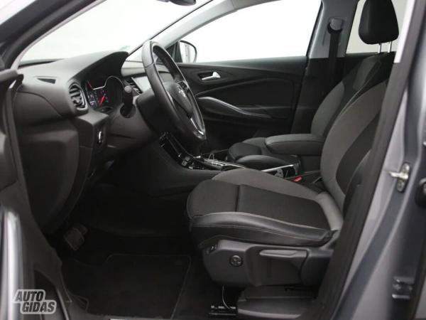 Grey Opel Grandland X 2018 in Vilnius, with an engine capacity of 1.20 L and mileage of 138 thousand km for 11299 €, photo 4 on AUTOMOTO.COM.LV