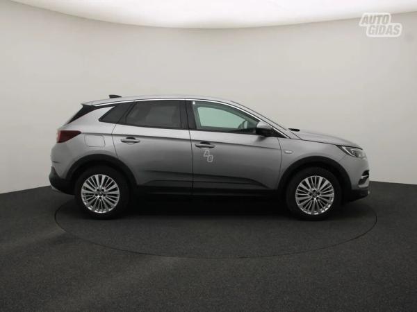 Grey Opel Grandland X 2018 in Vilnius, with an engine capacity of 1.20 L and mileage of 138 thousand km for 11299 €, photo 9 on AUTOMOTO.COM.LV