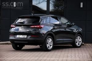Серый Опель Grandland X 2018 в Елгава, объемом двигателя 1.20 л и пробегом 103 тыс. км за 9500 €, фото 6 на AUTOMOTO.COM.LV