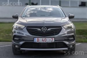 Grey Opel Grandland X 2018 in Tukums, with an engine capacity of 2.00 L and mileage of 201 thousand km for 13490 €, photo 4 on AUTOMOTO.COM.LV