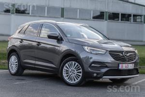 Grey Opel Grandland X 2018 in Tukums, with an engine capacity of 2.00 L and mileage of 201 thousand km for 13490 €, photo 6 on AUTOMOTO.COM.LV