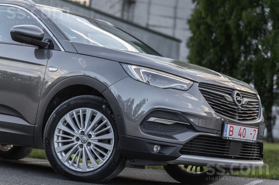Grey Opel Grandland X 2018 in Tukums, with an engine capacity of 2.00 L and mileage of 201 thousand km for 13490 €, photo 7 on AUTOMOTO.COM.LV