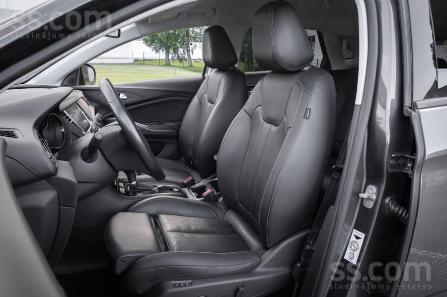 Grey Opel Grandland X 2018 in Tukums, with an engine capacity of 2.00 L and mileage of 201 thousand km for 13490 €, photo 16 on AUTOMOTO.COM.LV
