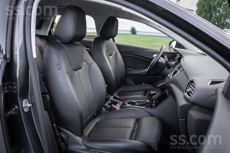 Grey Opel Grandland X 2018 in Tukums, with an engine capacity of 2.00 L and mileage of 201 thousand km for 13490 €, photo 20 on AUTOMOTO.COM.LV