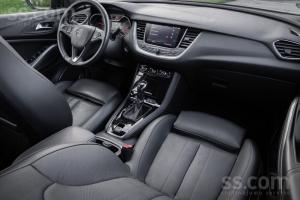 Grey Opel Grandland X 2018 in Tukums, with an engine capacity of 2.00 L and mileage of 201 thousand km for 13490 €, photo 23 on AUTOMOTO.COM.LV