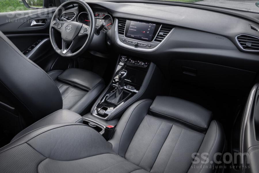 Grey Opel Grandland X 2018 in Tukums, with an engine capacity of 2.00 L and mileage of 201 thousand km for 13490 €, photo 23 on AUTOMOTO.COM.LV