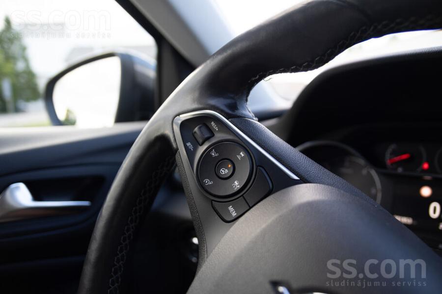 Grey Opel Grandland X 2018 in Tukums, with an engine capacity of 2.00 L and mileage of 201 thousand km for 13490 €, photo 33 on AUTOMOTO.COM.LV