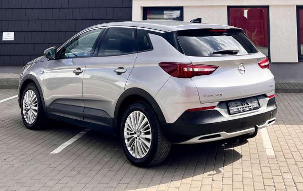 Grey Opel Grandland X 2018 in Kaunas, with an engine capacity of 2.00 L and mileage of 263 thousand km for 9990 €, photo 3 on AUTOMOTO.COM.LV
