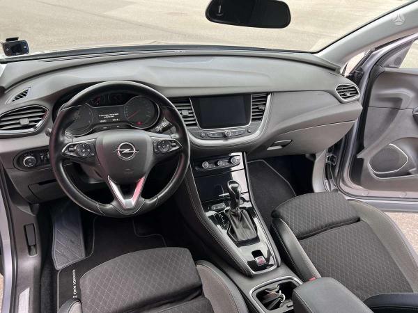 Grey Opel Grandland X 2018 in Kaunas, with an engine capacity of 2.00 L and mileage of 263 thousand km for 9990 €, photo 5 on AUTOMOTO.COM.LV