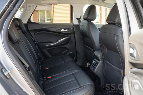 Pelēks Opel Grandland X 2018 Tukums, ar dzinēja tilpumu 1.20 L un nobraukumu 170 tūkst. km par 10590 €, foto 8 vietnē AUTOMOTO.COM.LV