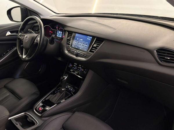 Grey Opel Grandland X 2018 in Marijampole, with an engine capacity of 2.00 L and mileage of 148 thousand km for 13999 €, photo 8 on AUTOMOTO.COM.LV