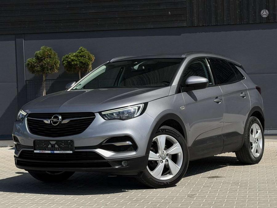 Grey Opel Grandland X 2018 in Siauliai, with an engine capacity of 1.56 L and mileage of 202 thousand km for 9590 €, photo 1 on AUTOMOTO.COM.LV