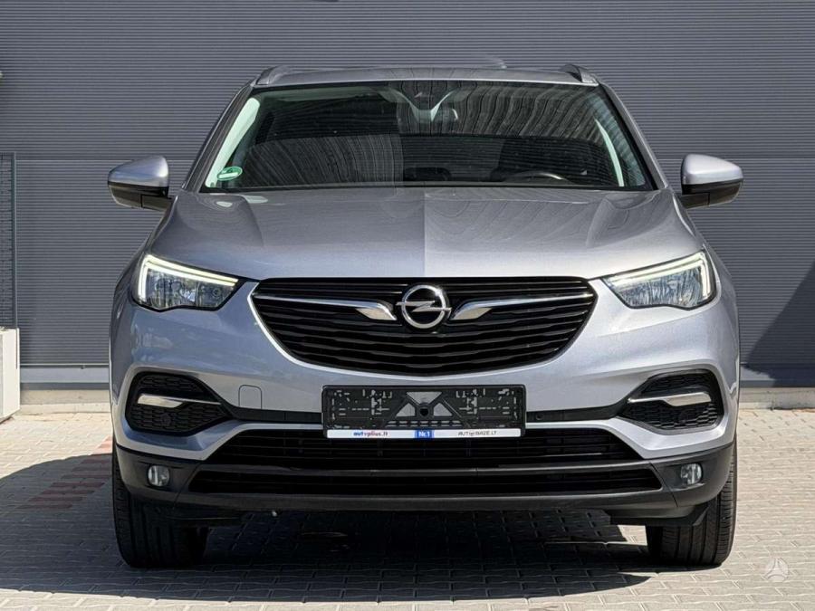 Grey Opel Grandland X 2018 in Siauliai, with an engine capacity of 1.56 L and mileage of 202 thousand km for 9590 €, photo 3 on AUTOMOTO.COM.LV