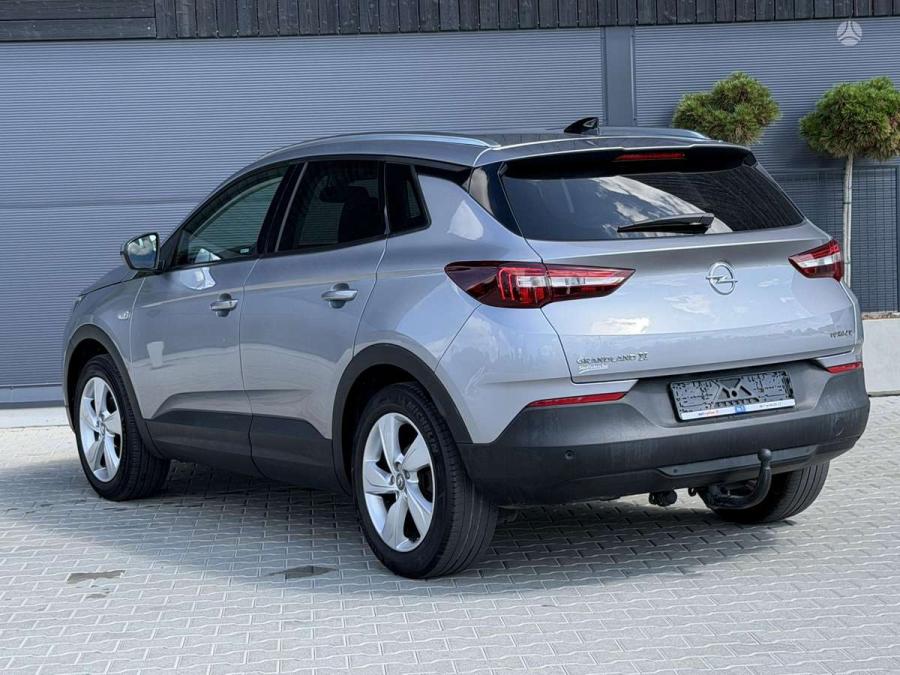Grey Opel Grandland X 2018 in Siauliai, with an engine capacity of 1.56 L and mileage of 202 thousand km for 9590 €, photo 6 on AUTOMOTO.COM.LV