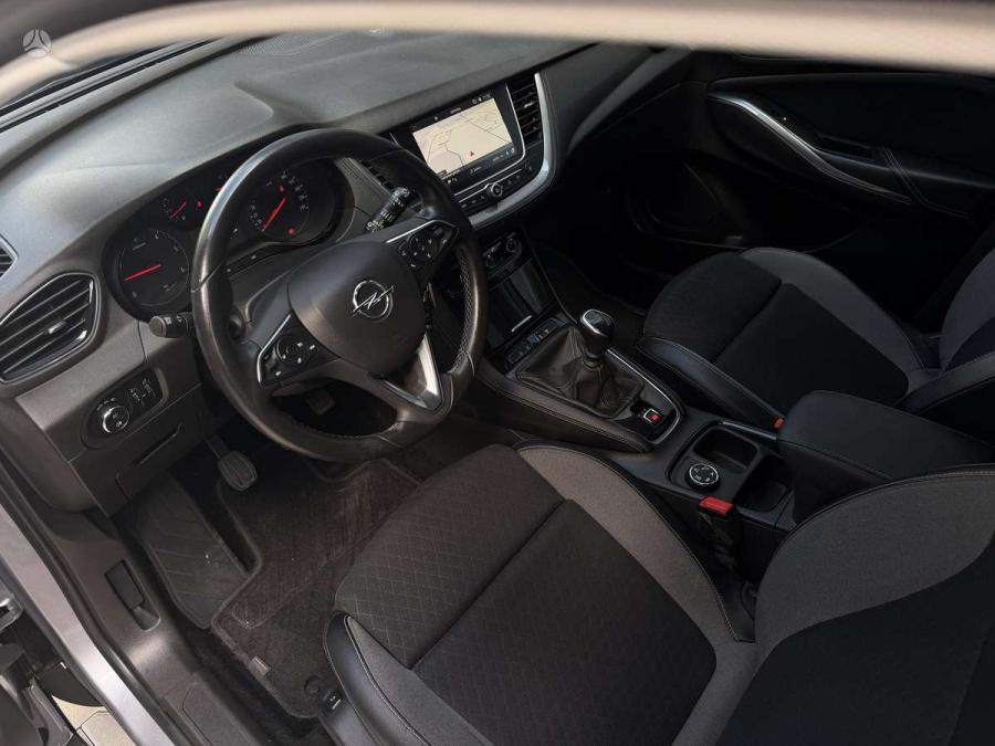 Grey Opel Grandland X 2018 in Siauliai, with an engine capacity of 1.56 L and mileage of 202 thousand km for 9590 €, photo 12 on AUTOMOTO.COM.LV
