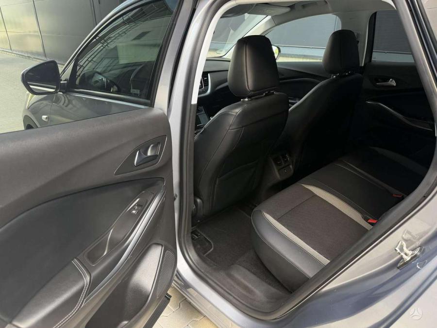 Grey Opel Grandland X 2018 in Siauliai, with an engine capacity of 1.56 L and mileage of 202 thousand km for 9590 €, photo 13 on AUTOMOTO.COM.LV