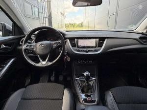 Grey Opel Grandland X 2018 in Siauliai, with an engine capacity of 1.56 L and mileage of 202 thousand km for 9590 €, photo 17 on AUTOMOTO.COM.LV