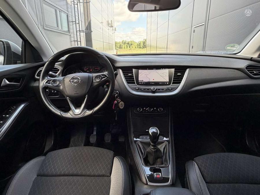 Grey Opel Grandland X 2018 in Siauliai, with an engine capacity of 1.56 L and mileage of 202 thousand km for 9590 €, photo 17 on AUTOMOTO.COM.LV