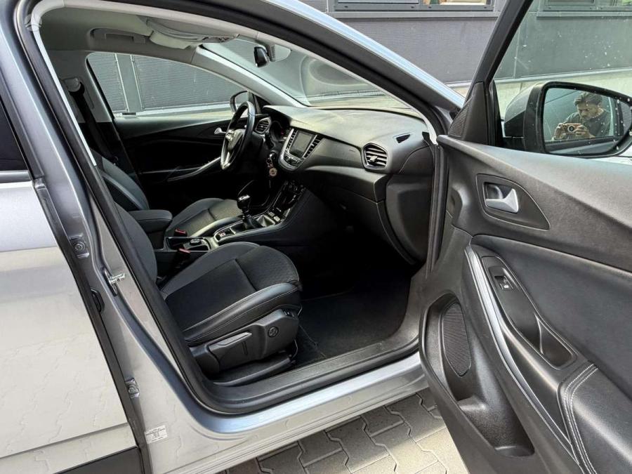 Grey Opel Grandland X 2018 in Siauliai, with an engine capacity of 1.56 L and mileage of 202 thousand km for 9590 €, photo 18 on AUTOMOTO.COM.LV