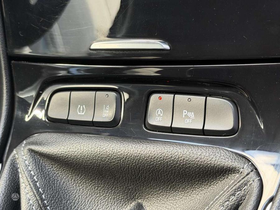 Grey Opel Grandland X 2018 in Siauliai, with an engine capacity of 1.56 L and mileage of 202 thousand km for 9590 €, photo 23 on AUTOMOTO.COM.LV