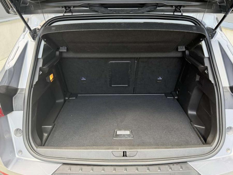 Grey Opel Grandland X 2018 in Siauliai, with an engine capacity of 1.56 L and mileage of 202 thousand km for 9590 €, photo 26 on AUTOMOTO.COM.LV