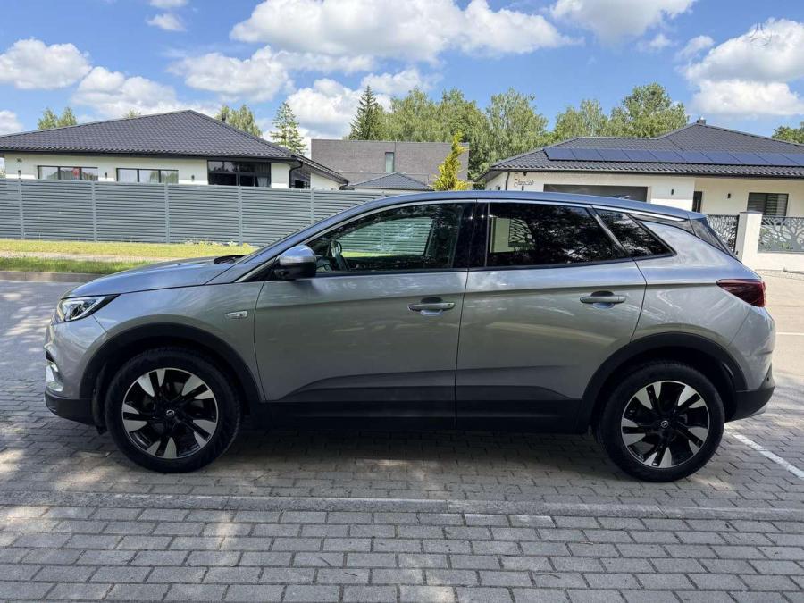 Grey Opel Grandland X 2018 in Taurage, with an engine capacity of 1.20 L and mileage of 148 thousand km for 8500 €, photo 5 on AUTOMOTO.COM.LV