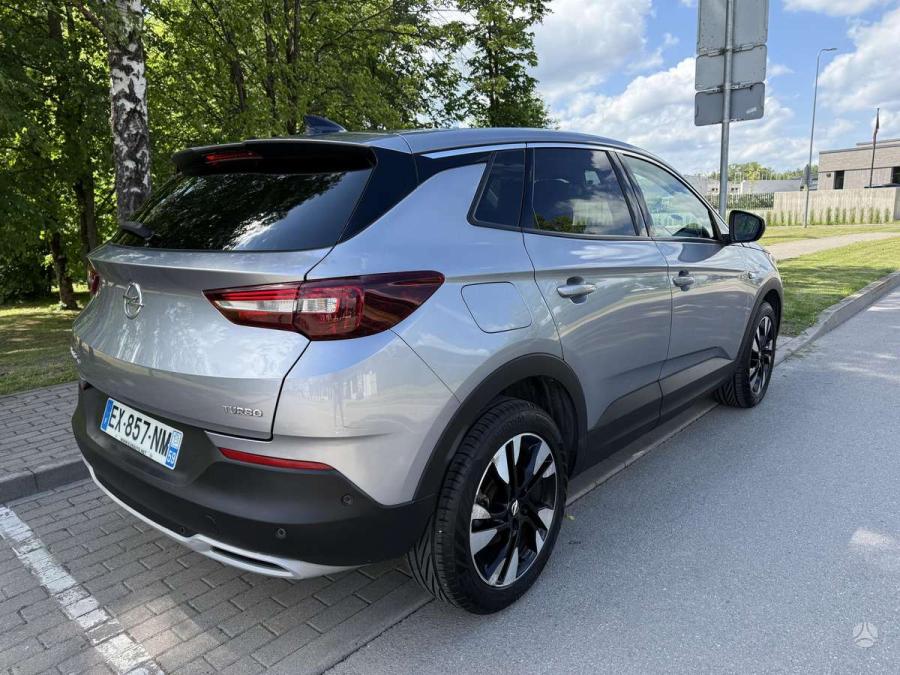 Grey Opel Grandland X 2018 in Taurage, with an engine capacity of 1.20 L and mileage of 148 thousand km for 8500 €, photo 11 on AUTOMOTO.COM.LV