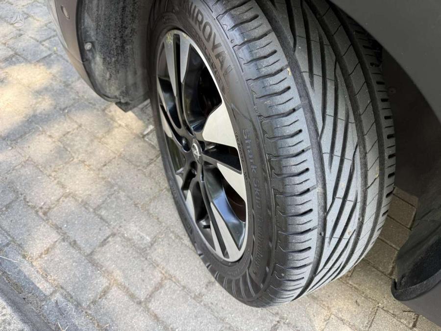 Grey Opel Grandland X 2018 in Taurage, with an engine capacity of 1.20 L and mileage of 148 thousand km for 8500 €, photo 17 on AUTOMOTO.COM.LV