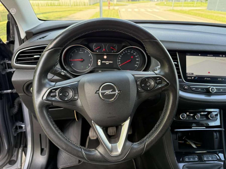 Grey Opel Grandland X 2018 in Taurage, with an engine capacity of 1.20 L and mileage of 148 thousand km for 8500 €, photo 21 on AUTOMOTO.COM.LV