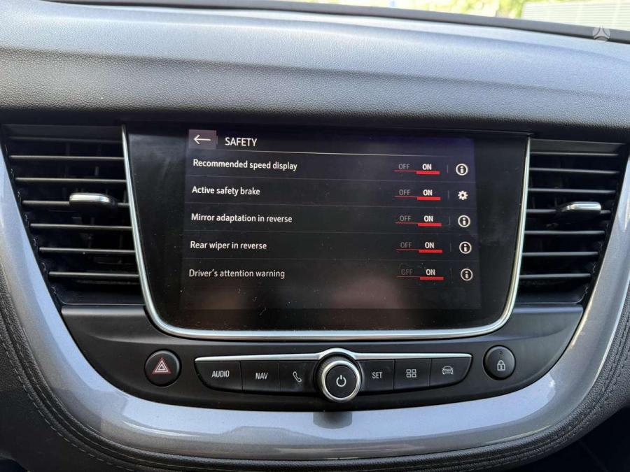 Grey Opel Grandland X 2018 in Taurage, with an engine capacity of 1.20 L and mileage of 148 thousand km for 8500 €, photo 25 on AUTOMOTO.COM.LV