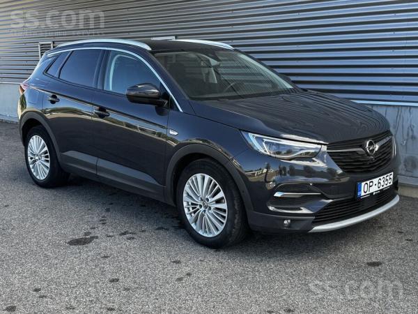 Grey Opel Grandland X 2018 in Riga, with an engine capacity of 2.00 L and mileage of 215 thousand km for 10900 €, photo 8 on AUTOMOTO.COM.LV