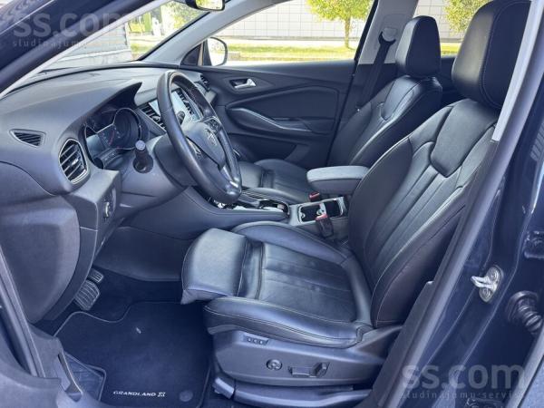 Grey Opel Grandland X 2018 in Riga, with an engine capacity of 2.00 L and mileage of 215 thousand km for 10900 €, photo 10 on AUTOMOTO.COM.LV