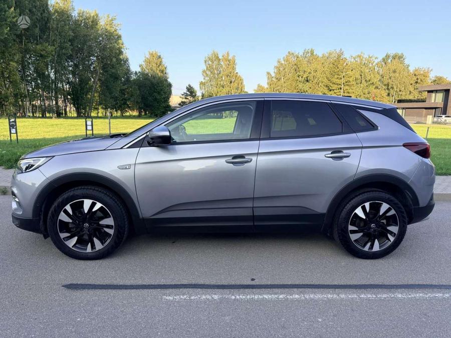 Grey Opel Grandland X 2018 in Taurage, with an engine capacity of 1.20 L and mileage of 148 thousand km for 8500 €, photo 5 on AUTOMOTO.COM.LV