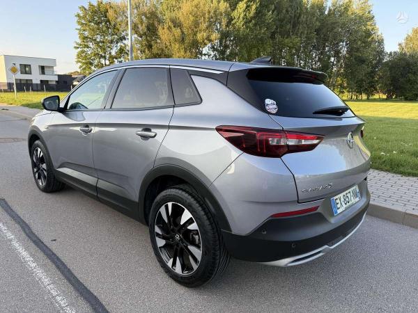 Grey Opel Grandland X 2018 in Taurage, with an engine capacity of 1.20 L and mileage of 148 thousand km for 8500 €, photo 6 on AUTOMOTO.COM.LV