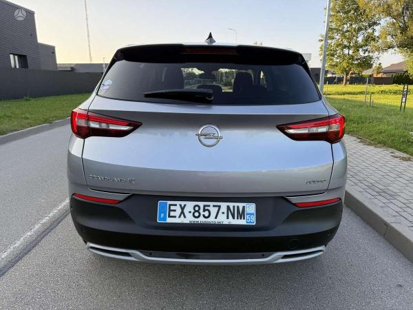 Grey Opel Grandland X 2018 in Taurage, with an engine capacity of 1.20 L and mileage of 148 thousand km for 8500 €, photo 7 on AUTOMOTO.COM.LV
