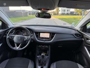 Grey Opel Grandland X 2018 in Taurage, with an engine capacity of 1.20 L and mileage of 148 thousand km for 8500 €, photo 18 on AUTOMOTO.COM.LV