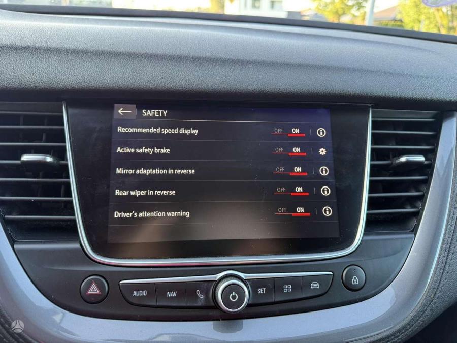Grey Opel Grandland X 2018 in Taurage, with an engine capacity of 1.20 L and mileage of 148 thousand km for 8500 €, photo 25 on AUTOMOTO.COM.LV