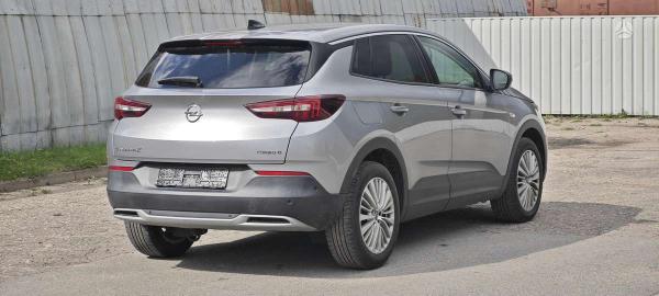 Grey Opel Grandland X 2018 in Utena, with an engine capacity of 1.50 L and mileage of 161 thousand km for 10950 €, photo 6 on AUTOMOTO.COM.LV